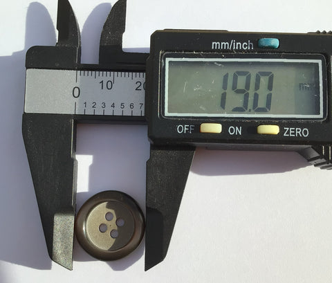 Pack of 5 Vintage Brown 19mm Buttons – Smart as a button